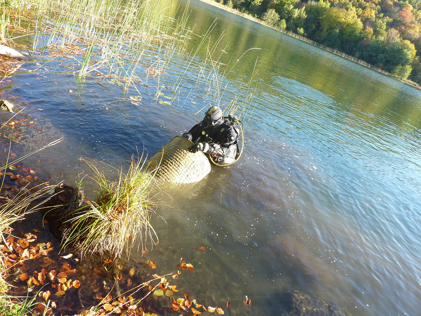 Nettoyage de l'ENS du lac d'Ambléon (01) - Conservatoire d'espaces ...